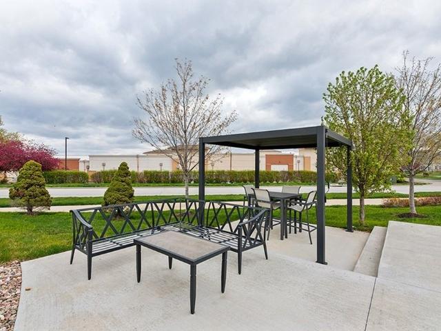 Chapel Ridge Townhomes 3 Bedroom Apartment for Rent at 3670 Ne Akin Dr, Lee's Summit, MO 64064 Chapel Ridge