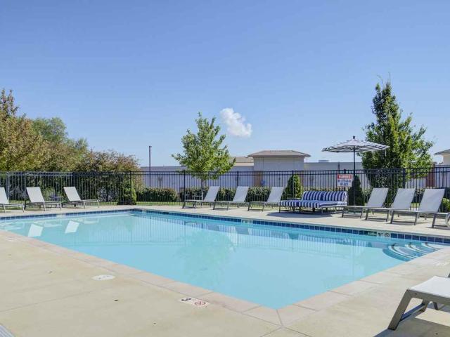 Chapel Ridge Townhomes 3 Bedroom Apartment for Rent at 3670 Ne Akin Dr, Lee's Summit, MO 64064 Chapel Ridge