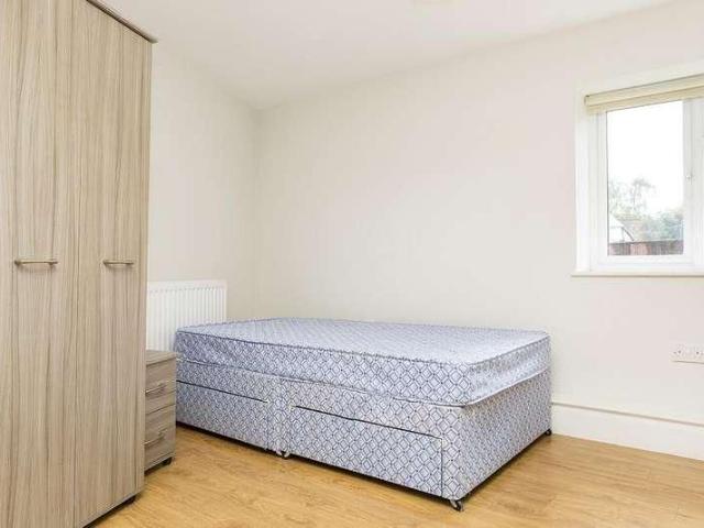 Chapel Walk, Hendon, NW4