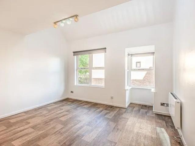 Chapelmount, Woodford Green, IG8, Property for rent