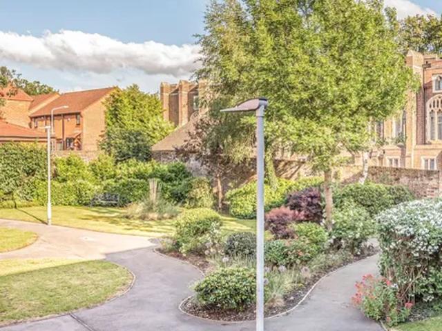 Chapelmount Road, London, IG8 8AB, United Kingdom | 2 bed house for rent #168158220 | Rentberry