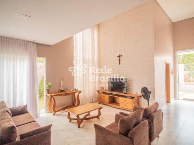 Chapéu de Pedra Casa à venda, térrea, 3 suítes com armários, aceita financiamento Jardim Botânico
