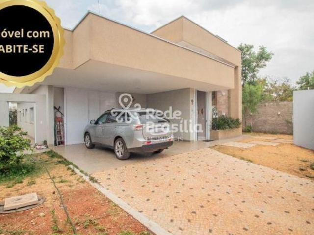 Chapéu de Pedra Casa à venda, térrea, 3 suítes com armários, aceita financiamento Jardim Botânico