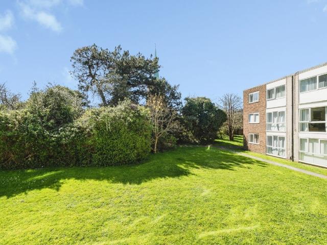 Chaplaincy Gardens, Hornchurch RM11, 2 bed flat to rent, £1,500 pcm | PrimeLocation