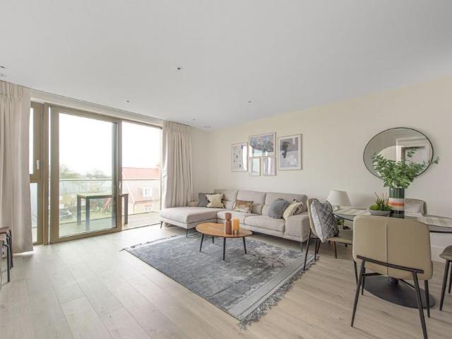 Chaplin Drive, Enfield, BARNET, EN4 2 bed flat to rent £4,150 pcm £958 pw