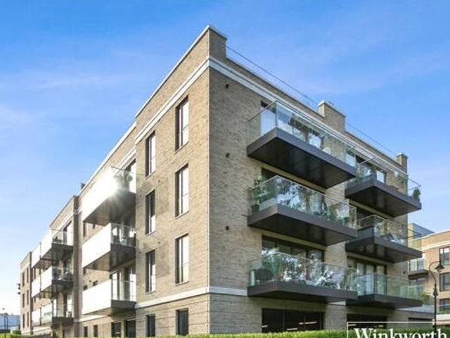 Chaplin Drive, Trent Park, 3 Bedroom Apartment