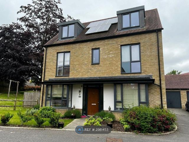 Chaplin Place, Coulsdon CR5, 5 bed detached house to rent, £3,700 pcm | PrimeLocation