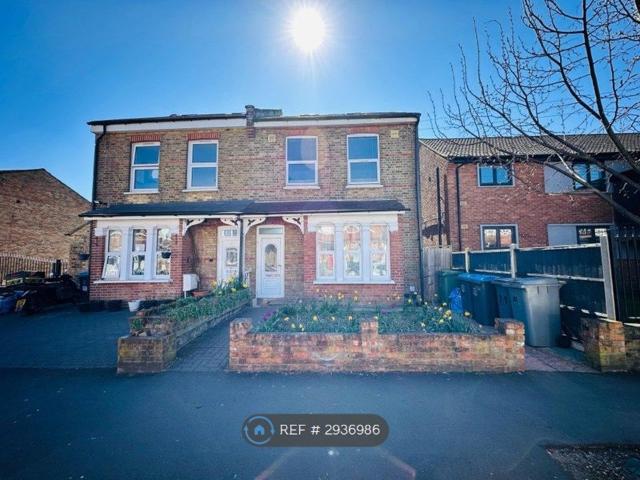 Chaplin Road, Wembley HA0, Room to rent, £900 pcm | PrimeLocation