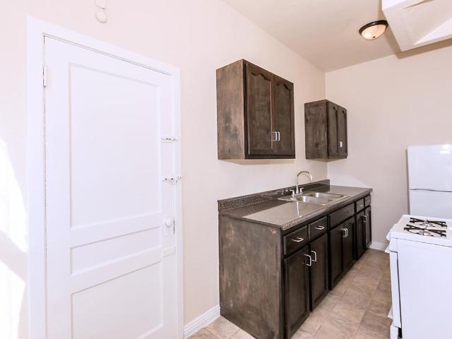 Chapman Apartments 1 Bedroom Apartment for Rent at 435 South Alexandria Avenue, Los Angeles, CA 90020 Wilshire Center Koreatown