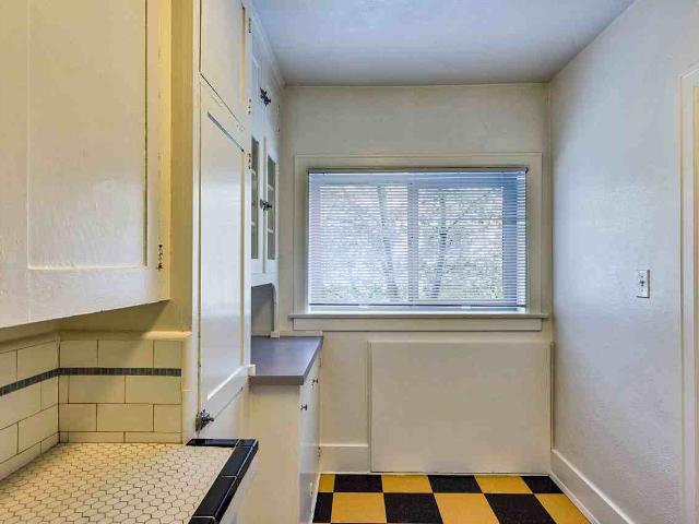 Chapman Court Aparments 1 Bedroom Apartment for Rent at 1631 Sw Yamhill St, Portland, OR 97205 Goose Hollow