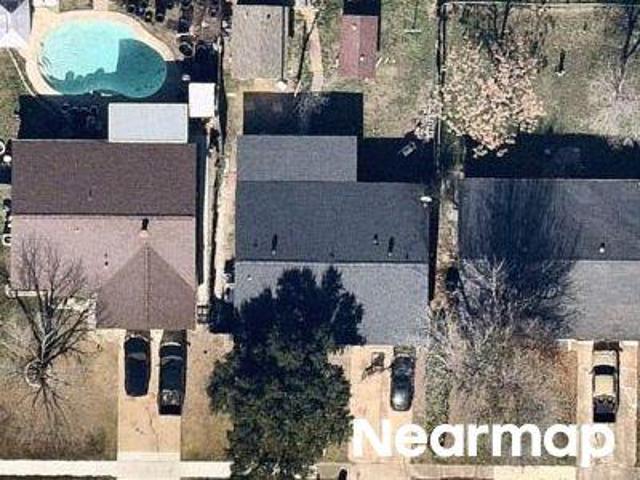 Chapman Dr