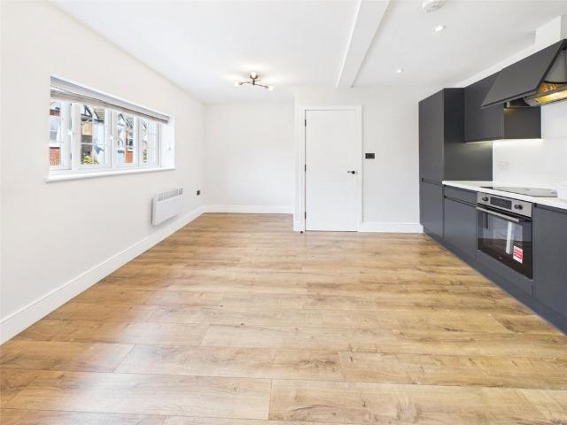 Chapman House, Twickenham 1 bed apartment to rent £1,700 pcm £392 pw