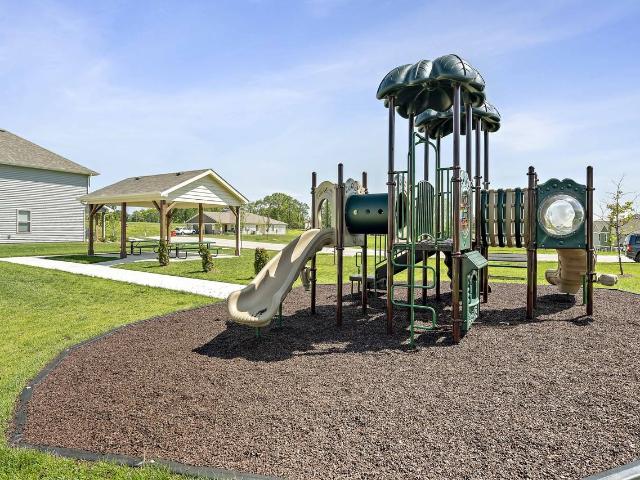 Chapman Ridge Townhomes 3 Bedroom Apartment for Rent at 236 Se Little Garden Ln, Blue Springs, MO 64064