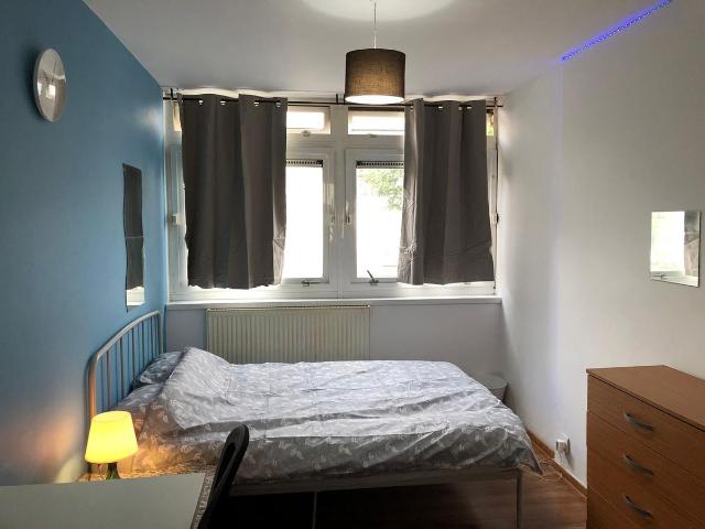 Chapman Street, London E1, Room to rent, £910 pcm | PrimeLocation
