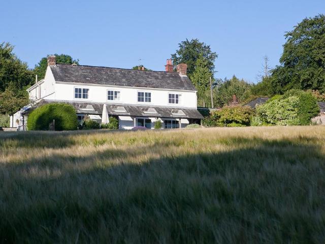 Chappetts Farm House 5 bed detached house to rent £3,750 pcm £865 pw