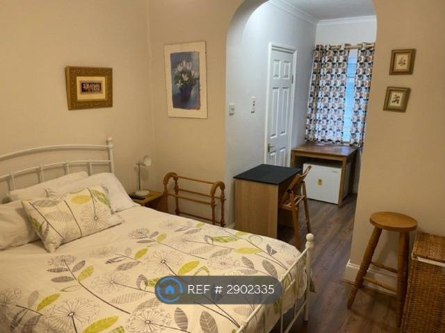 Chapter Road, London NW2, Room to rent, £1,200 pcm | PrimeLocation