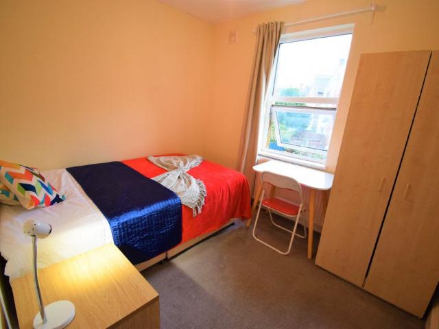 Chapter Road, London NW2, Room to rent, £823 pcm | PrimeLocation