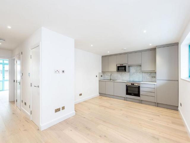 Chapter Street, Westminster, London. 2 bed flat to rent £2,817 pcm £650 pw