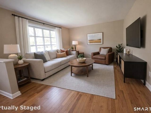Charcoal Ridge Rd E, New Fairfield, Home For Sale