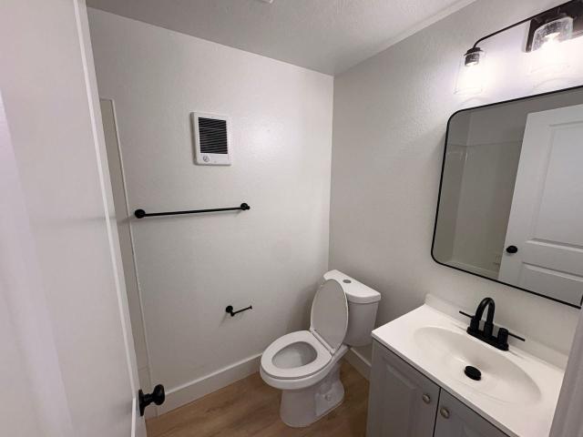 Charbern Apts Studio Apartment for Rent at 12582 Se Linwood Ave, Milwaukie, OR 97222 Linwood