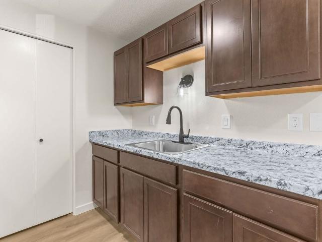 Charbern Apts 3 Bedroom Apartment for Rent at 12582 Se Linwood Ave, Milwaukie, OR 97222 Linwood