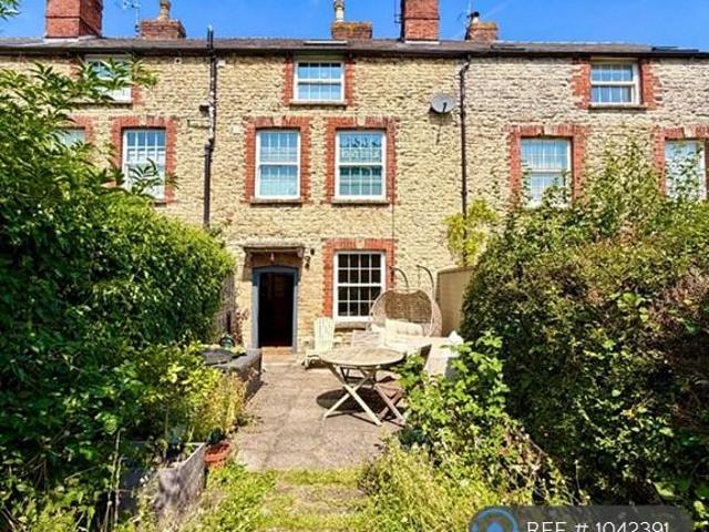 Charfield Road, Wotton Under Edge, GL12 4 bed terraced house to rent £1,595 pcm £368 pw