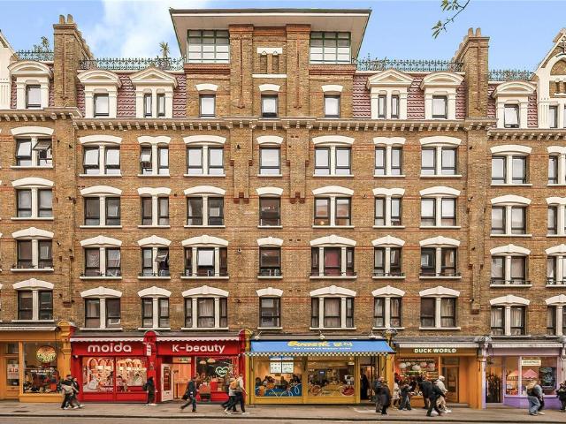 Charing Cross Road, Covent Garden. 1 bed apartment to rent £2,318 pcm £535 pw