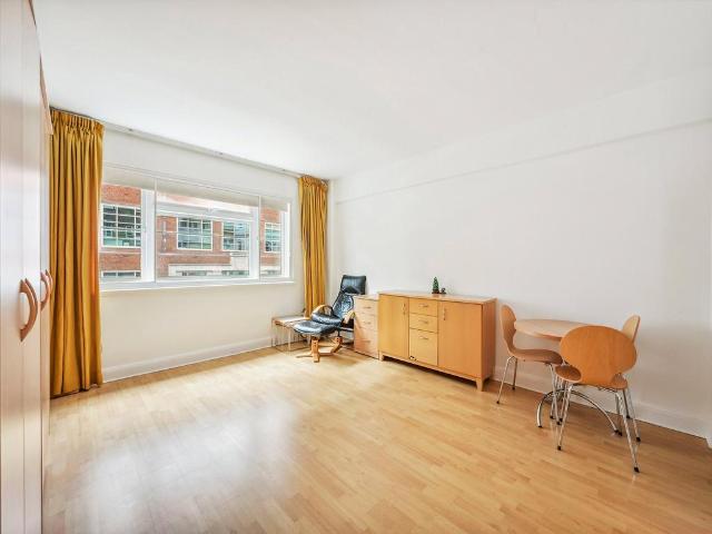 Charing Cross Road, WC2H Studio to rent £1,907 pcm £440 pw