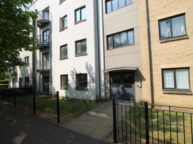 Chariot Way, Cambridge CB4 2 bed flat to rent £1,450 pcm £335 pw