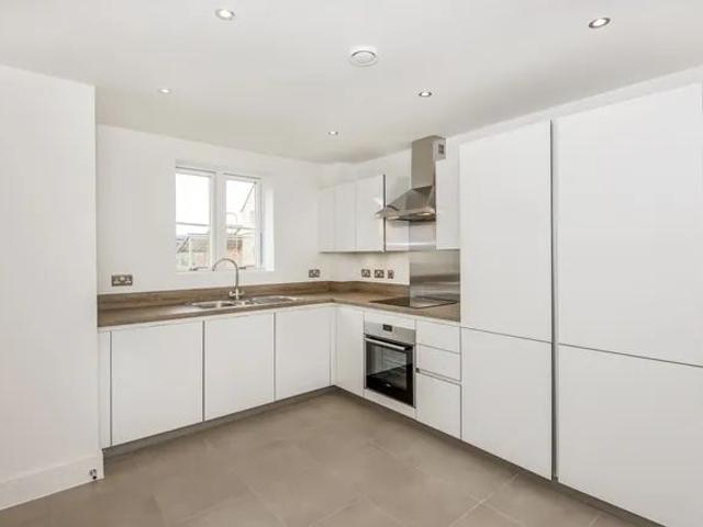 Charlotte Avenue, Bicester