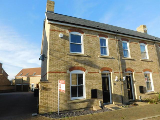 Charlotte Avenue, Fairfield, Hitchin SG5, 3 bed end terrace house to rent, £1,650 pcm | PrimeLocation