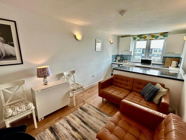 Charlotte Despard Avenue, Battersea, London SW11, 3 bed flat to rent, £2,450 pcm | PrimeLocation