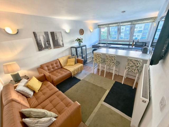 Charlotte Despard Avenue, London SW11, 3 bed flat to rent, £2,900 pcm | PrimeLocation