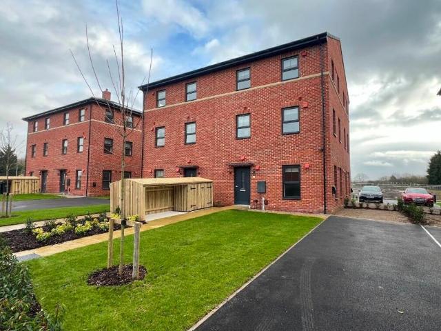 Charlotte Fox Lane, Crossgates, LEEDS 2 bed semi detached house to rent £1,245 pcm £287 pw