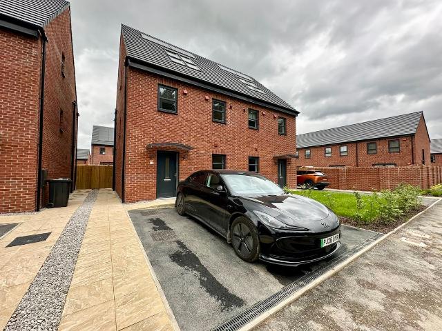 Charlotte Fox Lane, Crossgates, Leeds LS15, 3 bed semi detached house to rent, £1,735 pcm | PrimeLocation