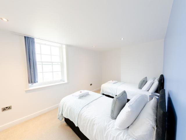 Charlotte House: Prime Location Urban Nest – 2BED