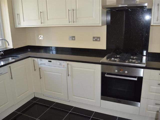 Charlotte House, W6 3 bed flat to rent £3,200 pcm £738 pw