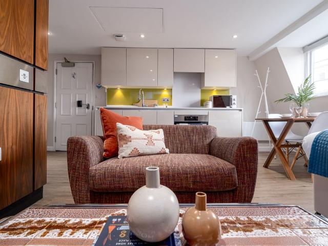 Charlotte Street, Bristol BS1, Room to rent, £1,820 pcm | PrimeLocation