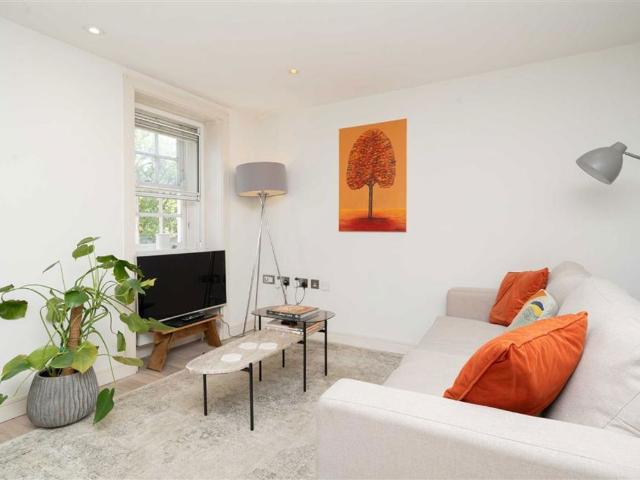 Charlotte Street, Fitzrovia & Covent Garden W1T, 1 bed flat to rent, £2,747 pcm | PrimeLocation