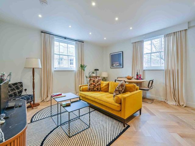 Charlotte Street, Fitzrovia, London W1T, 1 bed flat to rent, £6,500 pcm | PrimeLocation