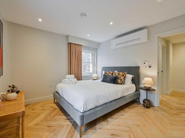 Charlotte Street, Fitzrovia, London, W1T 2 bed flat to rent £8,667 pcm £2,000 pw