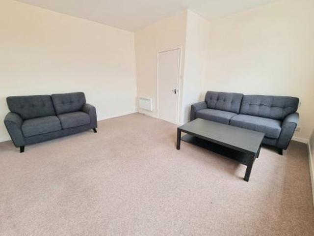 Charlotte Street, Leamington Spa 2 bed flat to rent £1,395 pcm £322 pw