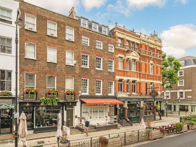 Charlotte Street, London W1T 1 bed flat to rent £2,947 pcm £680 pw