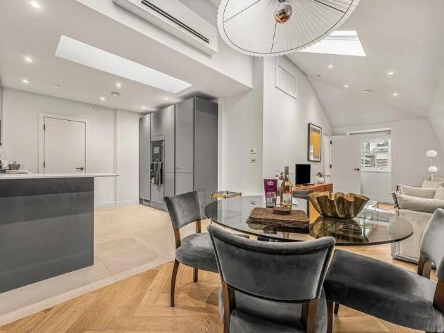 Charlotte Street, London W1T 2 bed flat to rent £7,583 pcm £1,750 pw