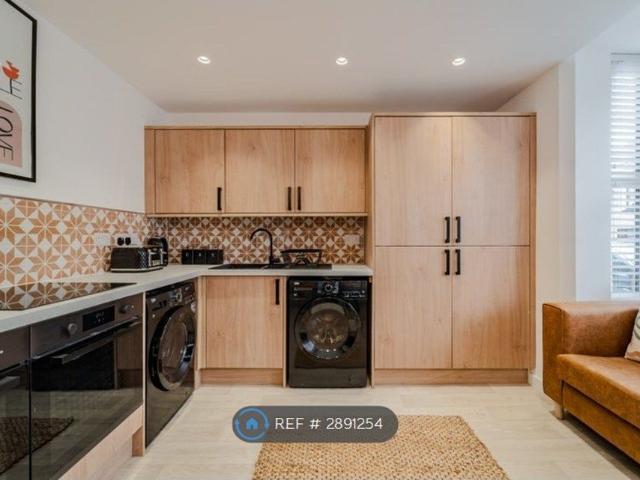 Charlotte Street, Rugby CV21, Room to rent, £650 pcm | PrimeLocation