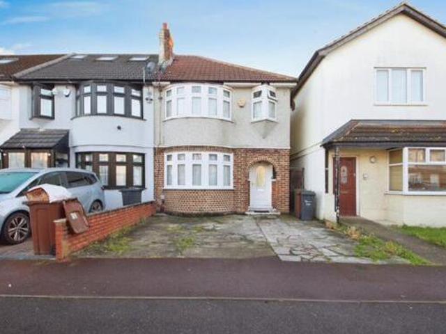 Charlotte Road, Dagenham, 3 Bedroom End