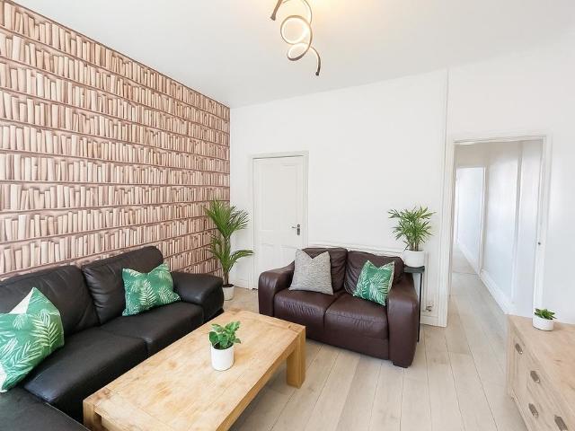 Charlotte Road, Sheffield S1 4 bed house to rent £1,837 pcm £424 pw