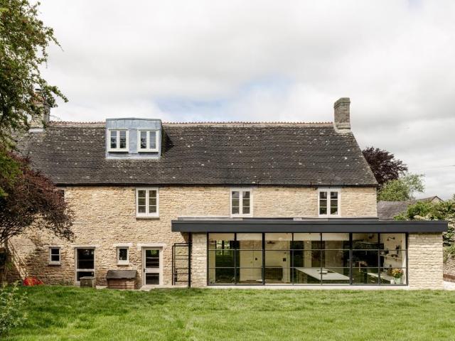 Charlbury, Oxfordshire, OX7 5 bed cottage to rent £6,800 pcm £1,569 pw