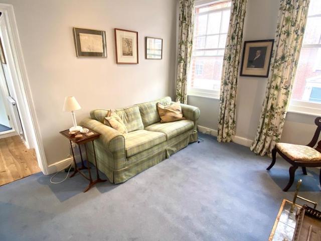 Charleville Road, London W14 1 bed flat to rent £1,700 pcm £392 pw
