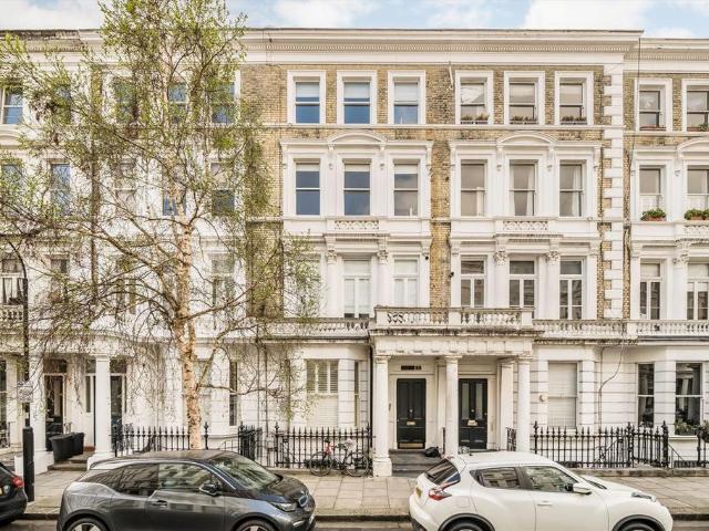 Charleville Road, London W14 2 bed flat to rent £2,750 pcm £635 pw